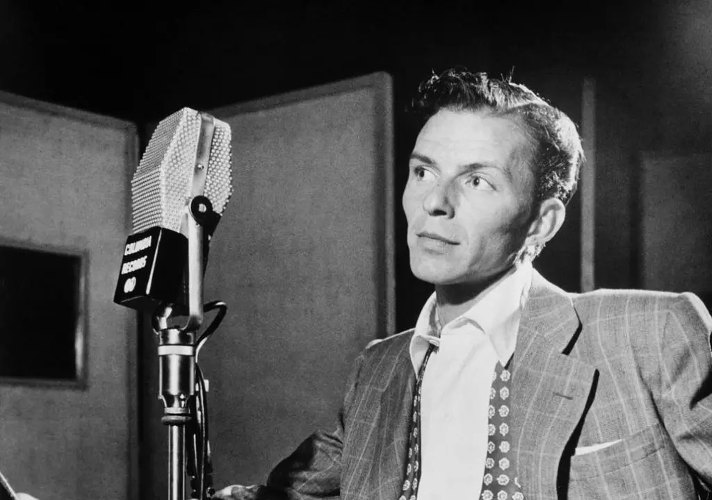 Famous Short People Who Influenced History - Footwear Heights